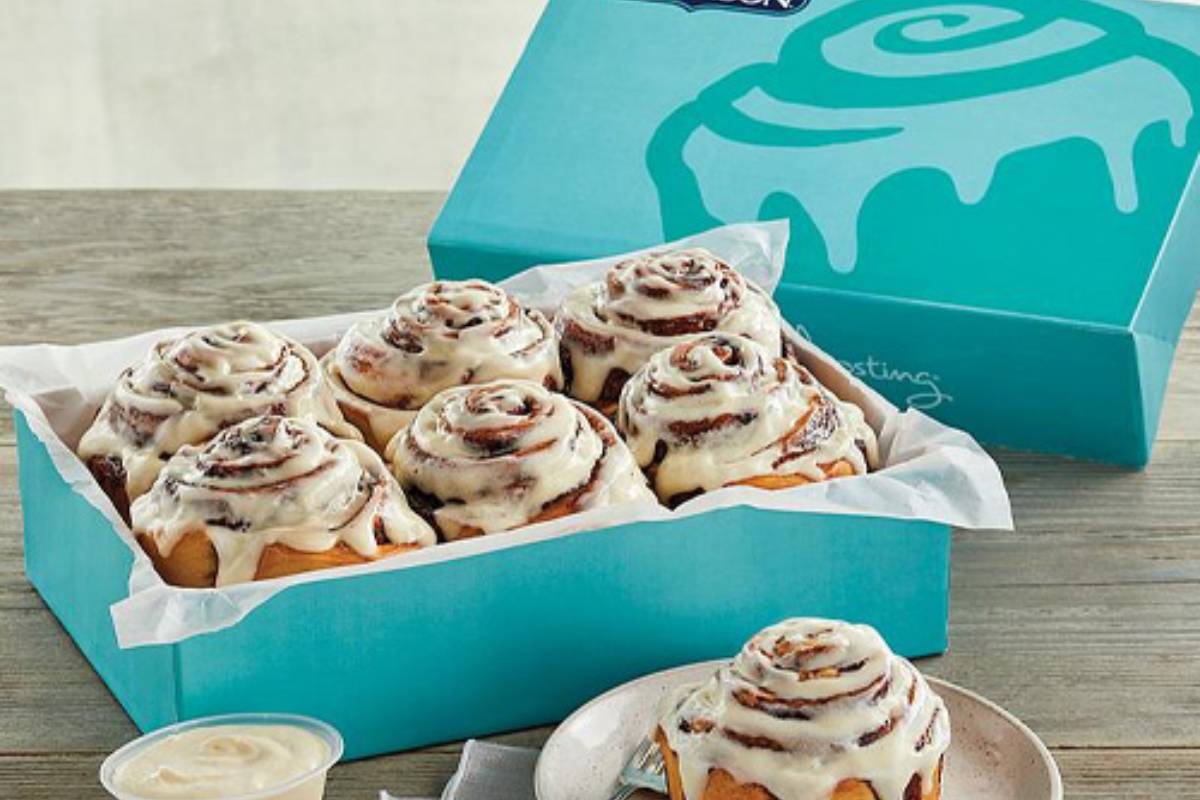 Cinnabon baked goods store at Dubai Mall